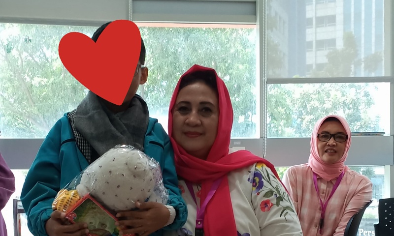 Ada Yesi Gusman di Atraksi Baca Nyaring dan Membuat Mainan Kertas pada ...